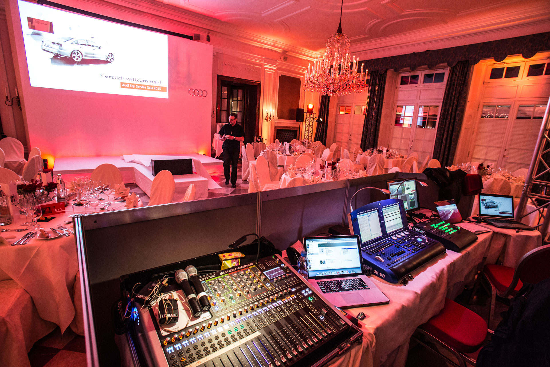 Veranstaltungstechnik für Events – Ton, Licht & Bühne | Streb